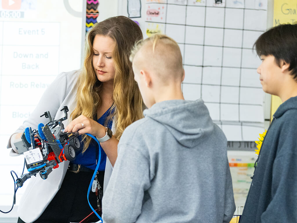 Meet Oregon's 2024 Teacher of the Year | Oregon Lottery